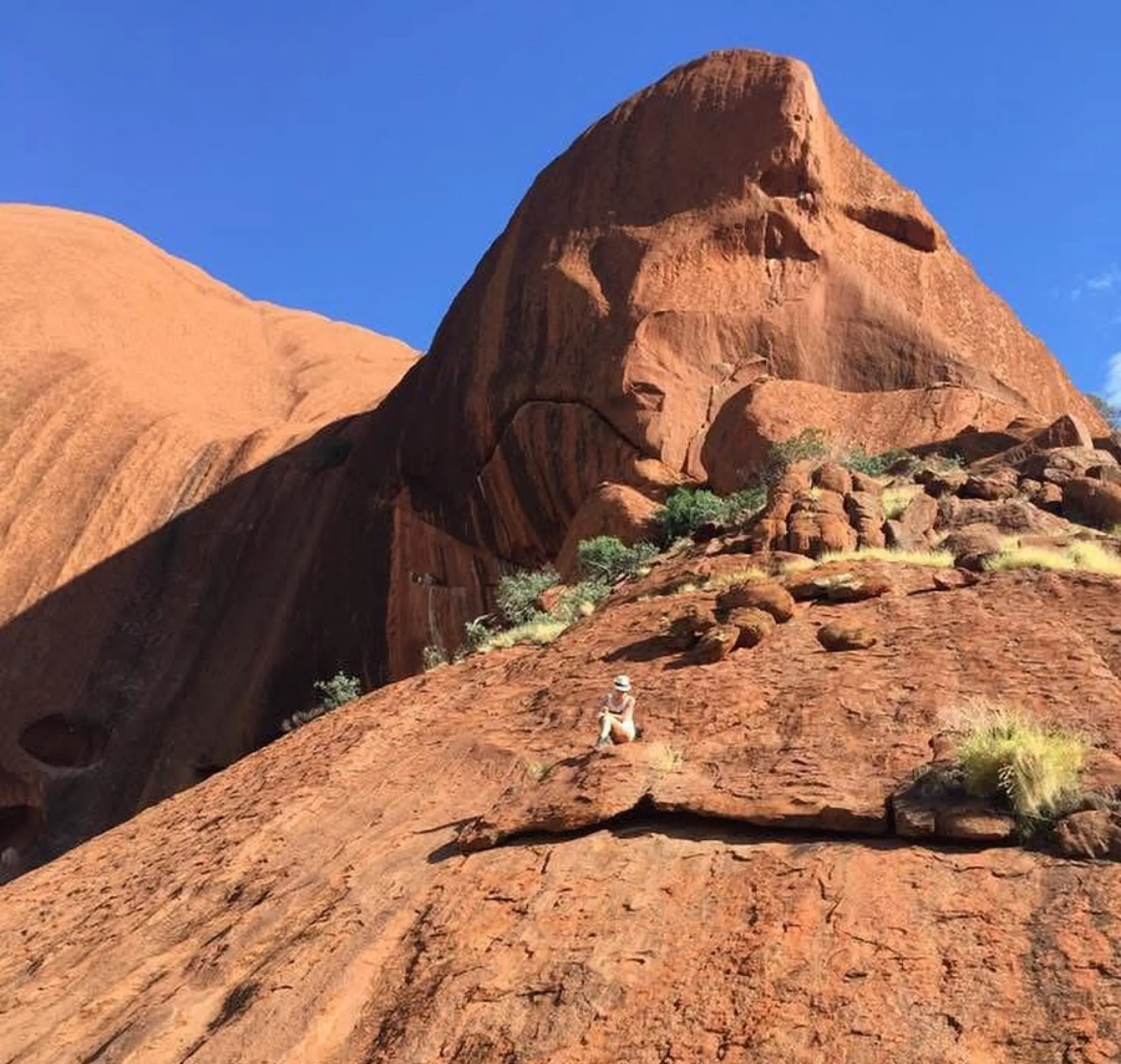 What is the closest major city to Uluru?